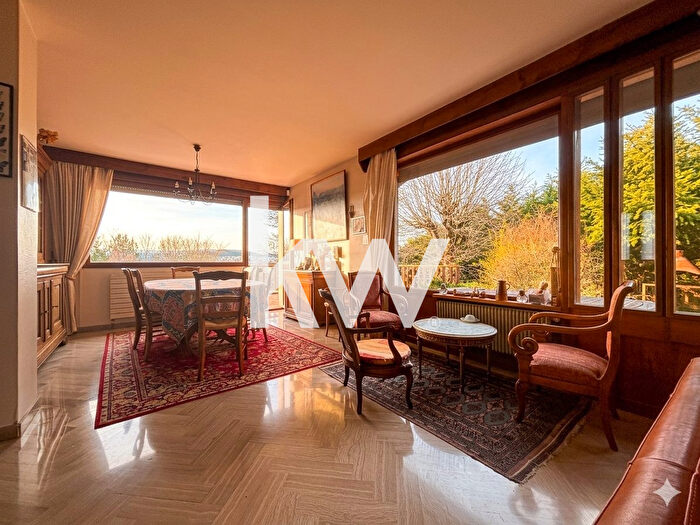 Maison à vendre - Roche-la-Molière - 10 pièces - 9 chambres