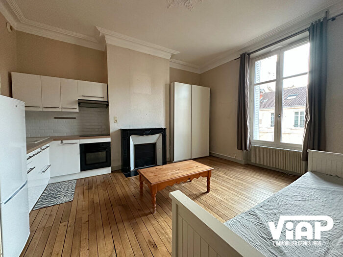 Appartement à louer - Limoges, Centre-ville, Hôtel de Ville, Emailleurs - 1 pièce