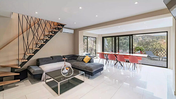 Maison à vendre - Cagnes-sur-Mer, Pain de Sucre, Caucours - 5 pièces - 4 chambres