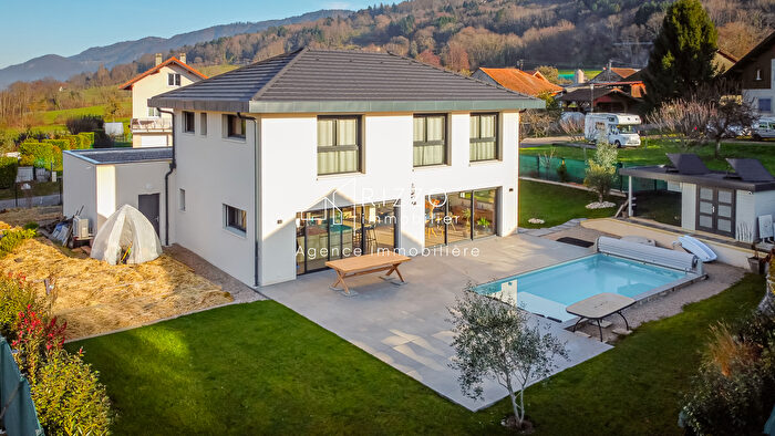 Maison à vendre - Bons-en-Chablais - 6 pièces - 4 chambres