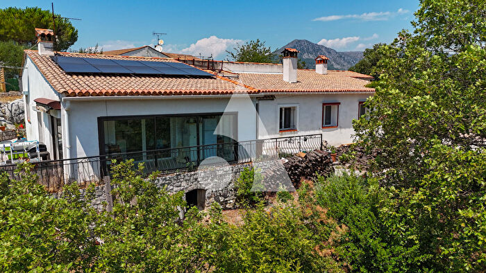 Maison 5 pièces à Levens, à vendre