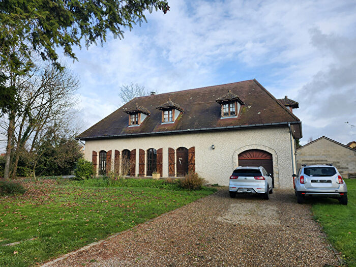 Maison à vendre - Gevry - 8 pièces - 7 chambres