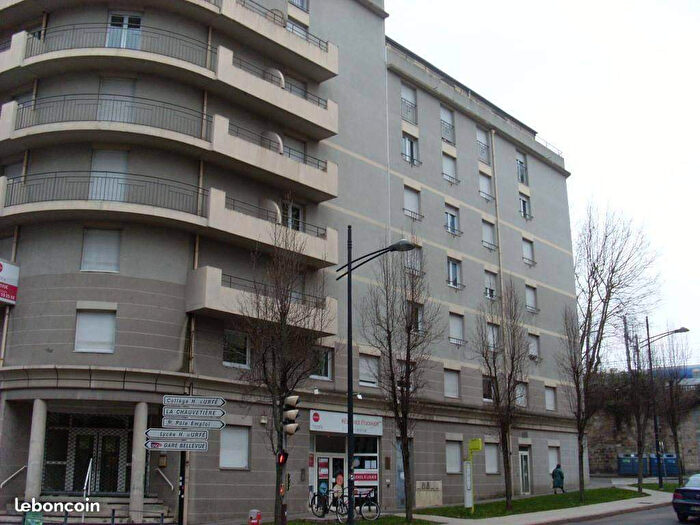 Appartement à vendre - Saint-Étienne, Bernay, Valfuret - 1 pièce
