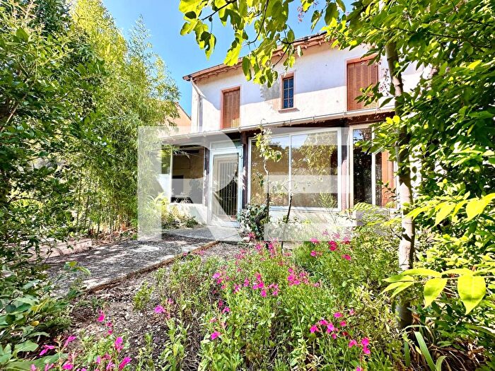 Maison à vendre - Nîmes, Les Amoureux - 7 pièces - 5 chambres