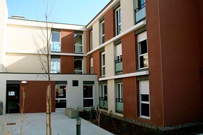 Appartement 1 pièce à Bron, Aviation, à vendre