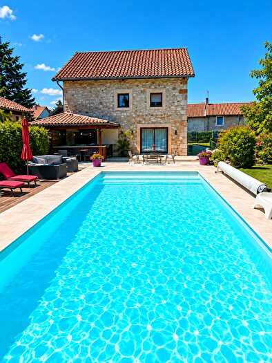 Saint-Étienne-de-Crossey : Maison 8 pièces à vendre