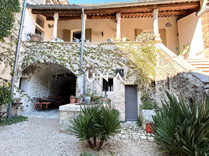 Lussan - Maison 11 pièces à vendre