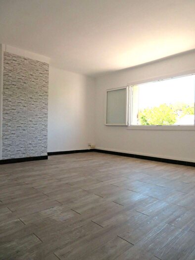 Appartement 3 pièces à Casernes, Nîmes, à louer