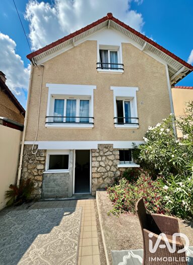 Stains, L'Avenir : Maison 6 pièces à vendre