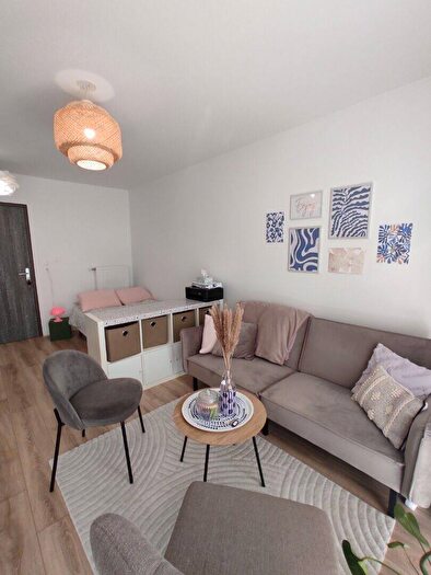 Cernay Jamin-Jean Jaurès-Epinettes, Reims : Appartement 1 pièce à louer