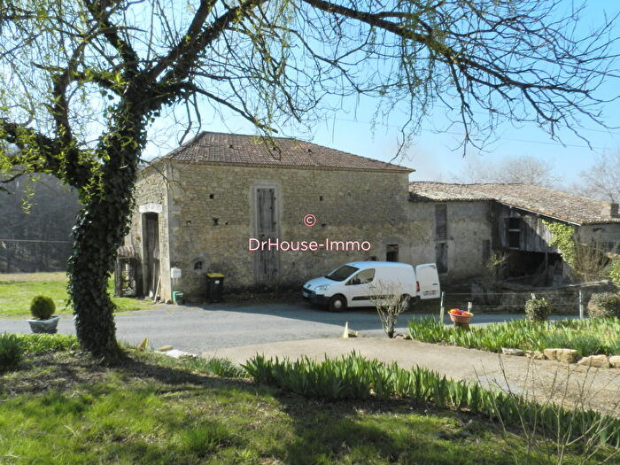 Saint-Vivien-de-Monségur : Maison 5 pièces à vendre