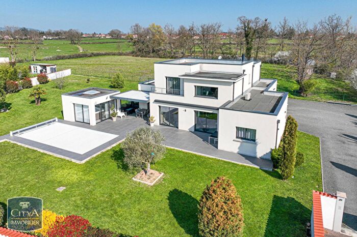 Maison à vendre - Saint-Léger-sur-Roanne - 5 pièces - 4 chambres