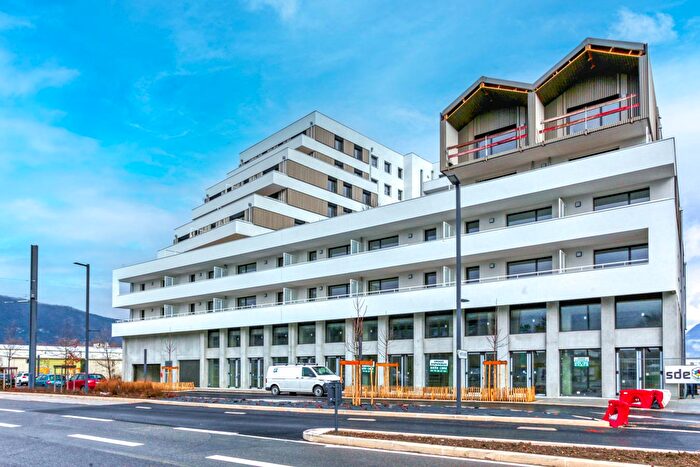 Le Pont-de-Claix, Grand Galet : Appartement 4 pièces à louer