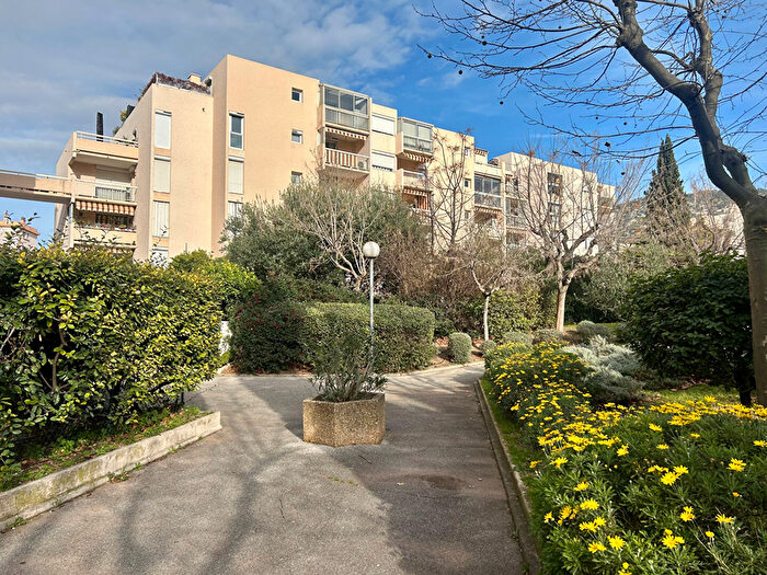 Appartement à vendre - Toulon, Saint-Roch - 3 pièces - 2 chambres