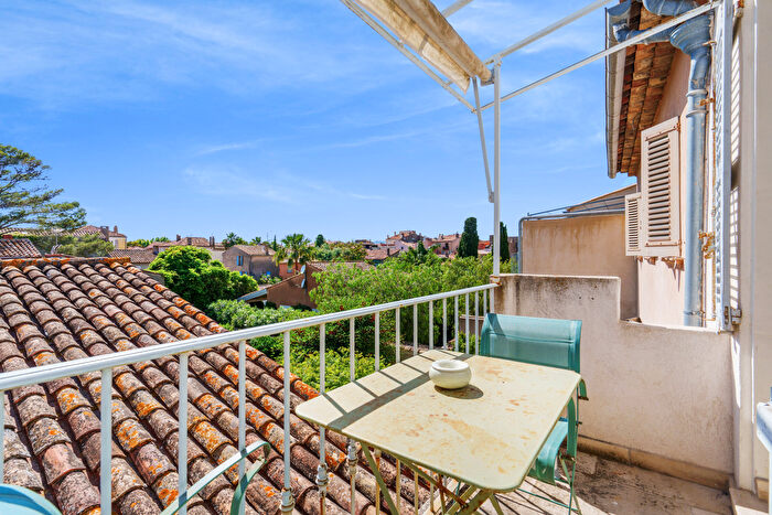 Appartement à vendre - Saint-Tropez, Centre-ville, Vieille-ville - 4 pièces - 2 chambres