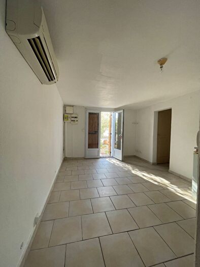 Appartement à louer - Arles - 2 pièces - 1 chambre