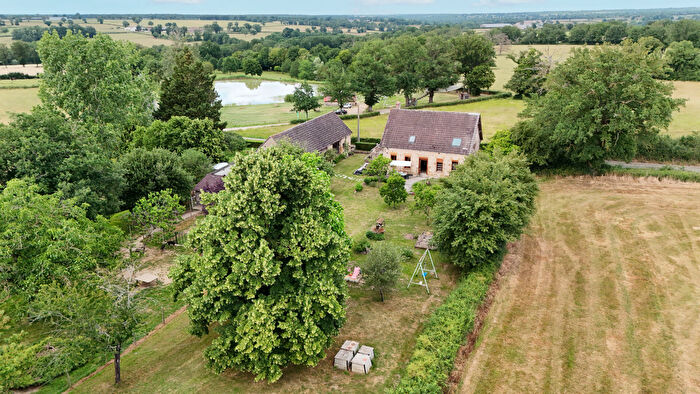 Maison 6 pièces à Saint-Plaisir, à vendre