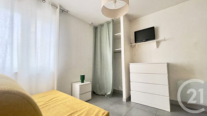 Appartement à louer - Périgueux, Centre-ville, La Gare, Saint-Martin - 1 pièce