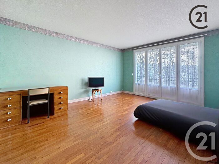 Appartement à vendre - Troyes, Chartreux - 3 pièces - 2 chambres