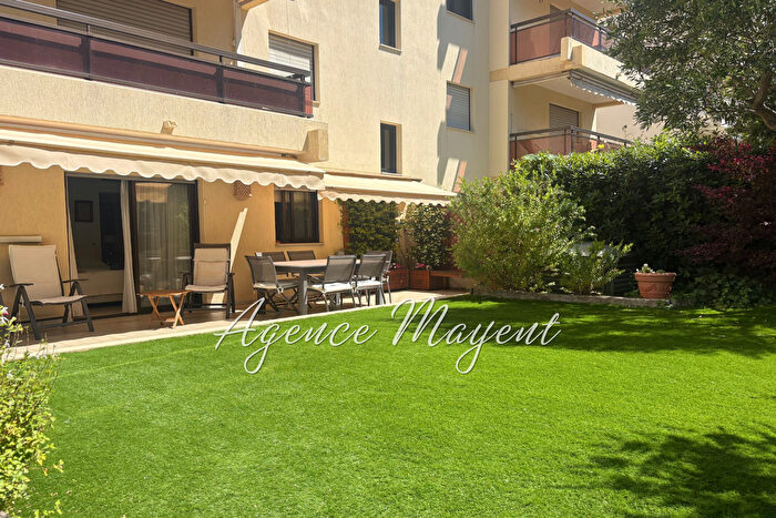 Appartement 4 pièces à Cannes, Pointe Croisette, à vendre
