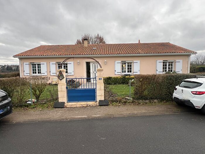 Maison 5 pièces à Confolens, à vendre