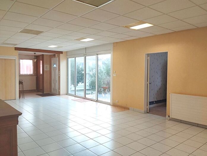 Maison à vendre - Le Loroux-Bottereau - 10 pièces - 6 chambres