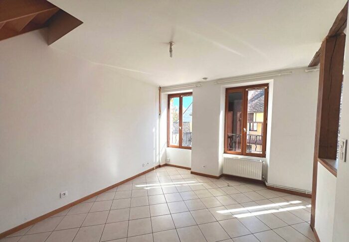 Appartement à louer - Villeneuve-sur-Yonne - 3 pièces - 2 chambres