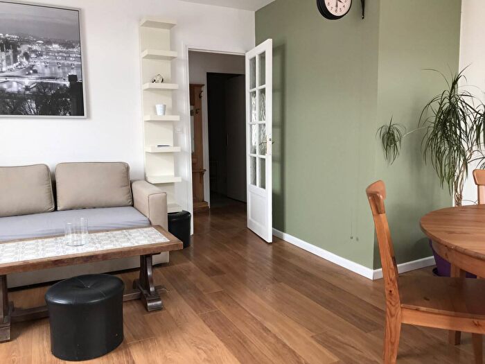 Appartement à louer - La Madeleine - 3 pièces - 2 chambres