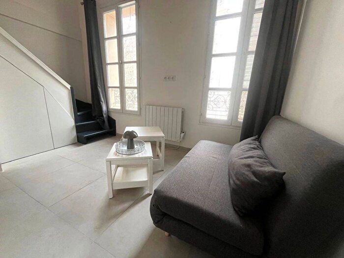 Appartement à louer - Centre Ville, Aix-en-Provence - 1 pièce