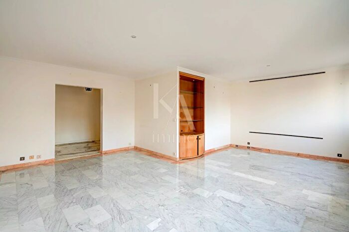 Suresnes, Centre-ville - Appartement 5 pièces à vendre