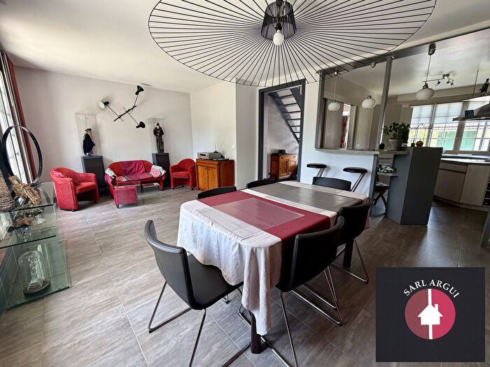 Croissy-Beaubourg : Maison 6 pièces à vendre