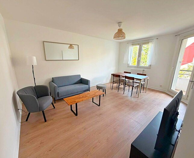 Petit Nanterre : Appartement 2 pièces à louer