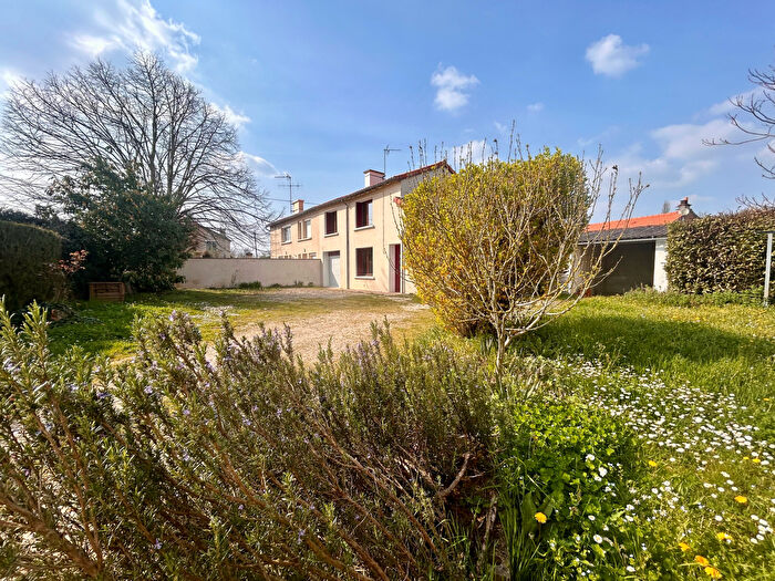 Maison à vendre - Saint-Benoît - 3 pièces - 2 chambres