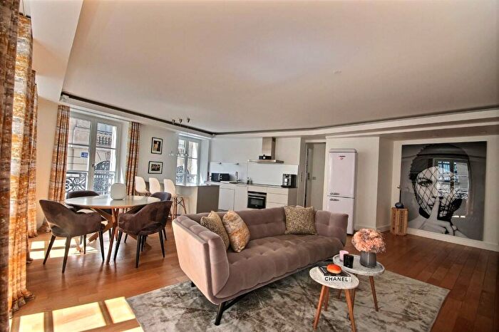 Appartement à louer - Elysées-Madeleine, Paris ème arrondissement - 3 pièces - 2 chambres