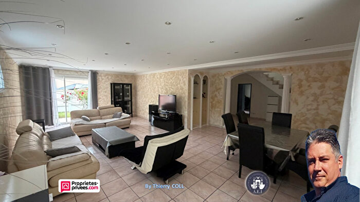 Maison à vendre - Vénissieux, Pasteur - 6 pièces - 4 chambres