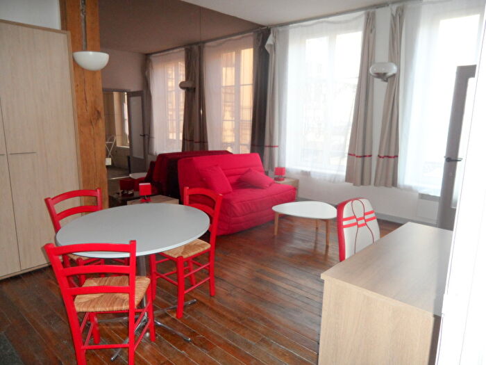 Appartement à louer - Troyes, Cathédrale - 1 pièce