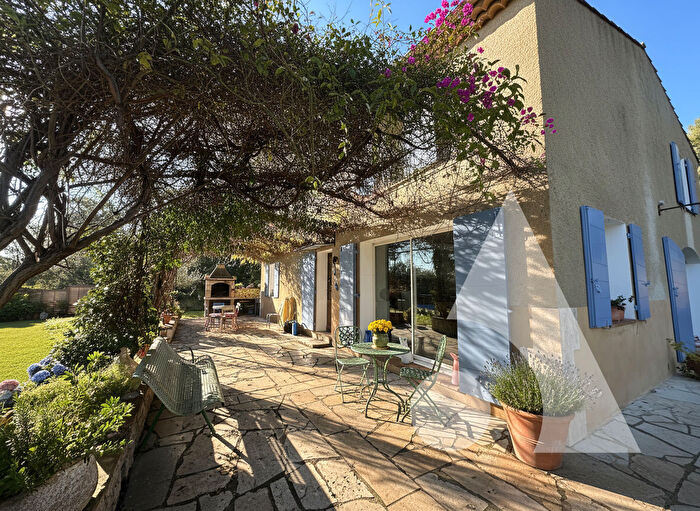 Maison à vendre - Cotignac - 8 pièces - 4 chambres