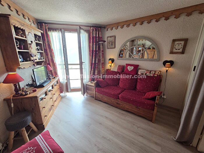 Uvernet-Fours : Appartement 1 pièce à vendre