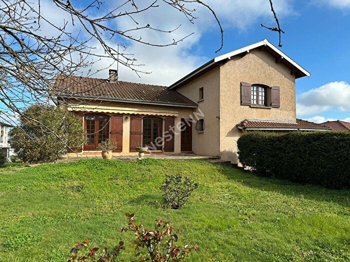 Maison à louer - Saint-Pierre-de-Chandieu - 4 pièces - 3 chambres