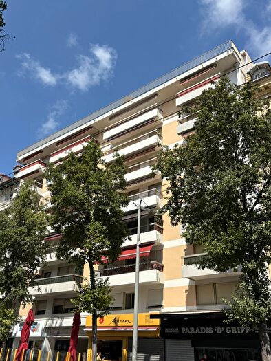 Appartement 2 pièces à louer - Nice, Libération