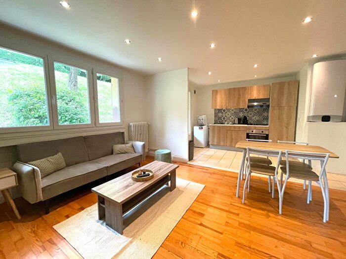 Appartement à louer - Saint-Étienne, La Cotonne, Montferré, La Chauvetière, Montmartre - 3 pièces - 2 chambres