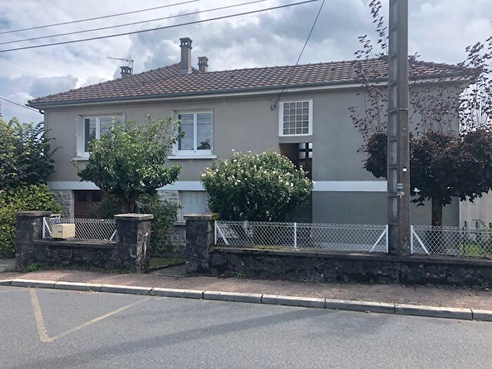 Maison à louer - Tulle, Centre-ville - 5 pièces - 4 chambres