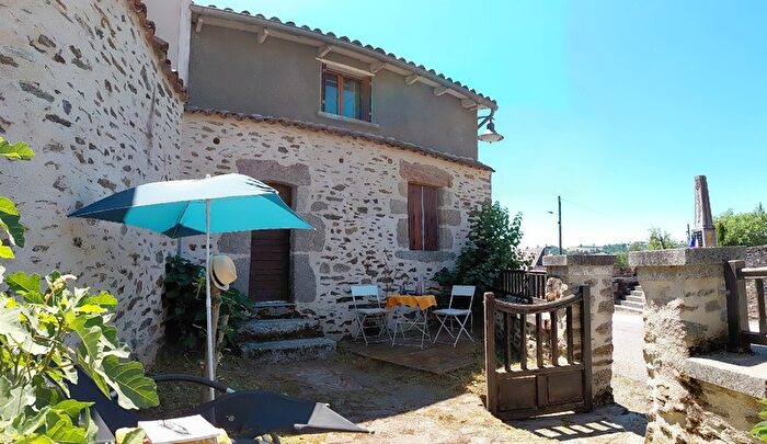 Maison à vendre - Leynhac - 4 pièces - 2 chambres