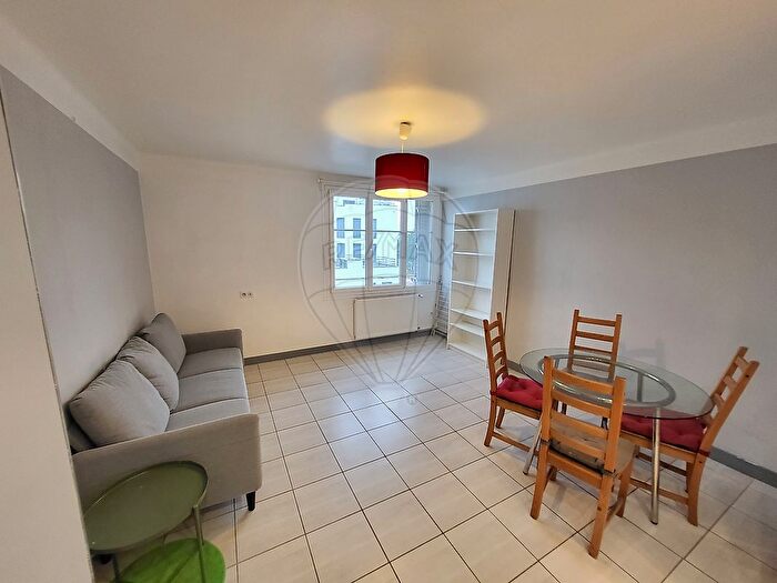 Appartement à louer - Lyon e , Bachut, Transvaal - 4 pièces - 3 chambres