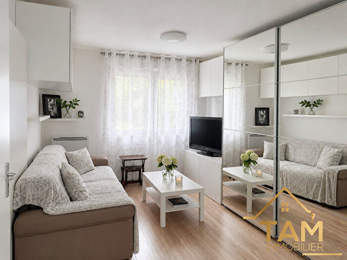 Appartement 2 pièces à vendre à Saint-Cyr-l'École, Gérard Philippe