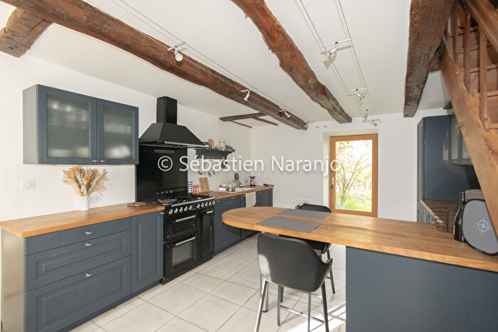 Maison à vendre - Saint-Hilaire-Bonneval - 6 pièces - 4 chambres