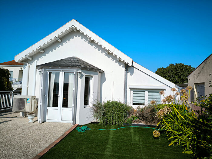 Maison à vendre - Nieul-sur-Mer - 3 pièces - 2 chambres