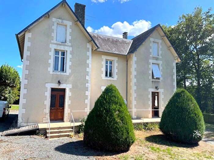 Maison à vendre - Lanouaille - 17 pièces - 6 chambres