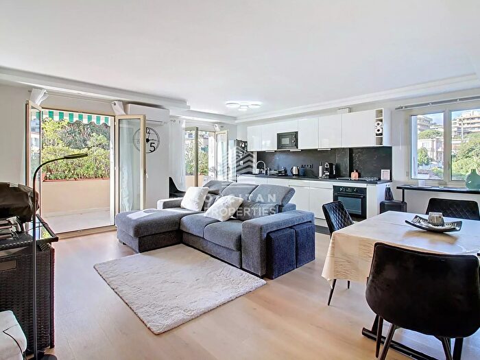 Appartement à vendre - Cannes, Pointe Croisette - 3 pièces - 2 chambres