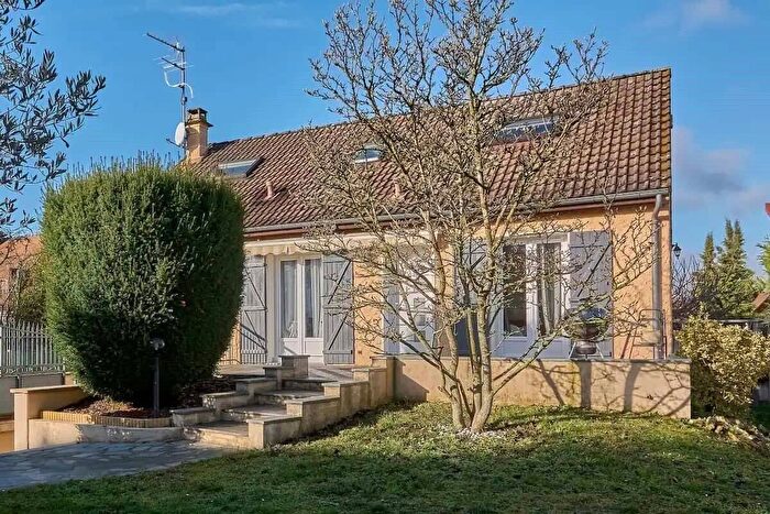 Appartement à louer - La Plaine, Montesson - 1 pièce